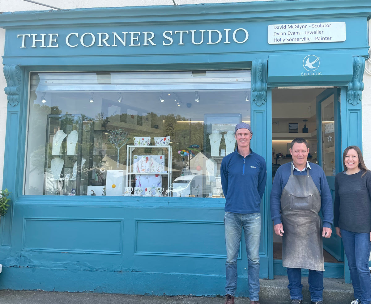 Back in The Corner Studio – Botanical Art Giftware